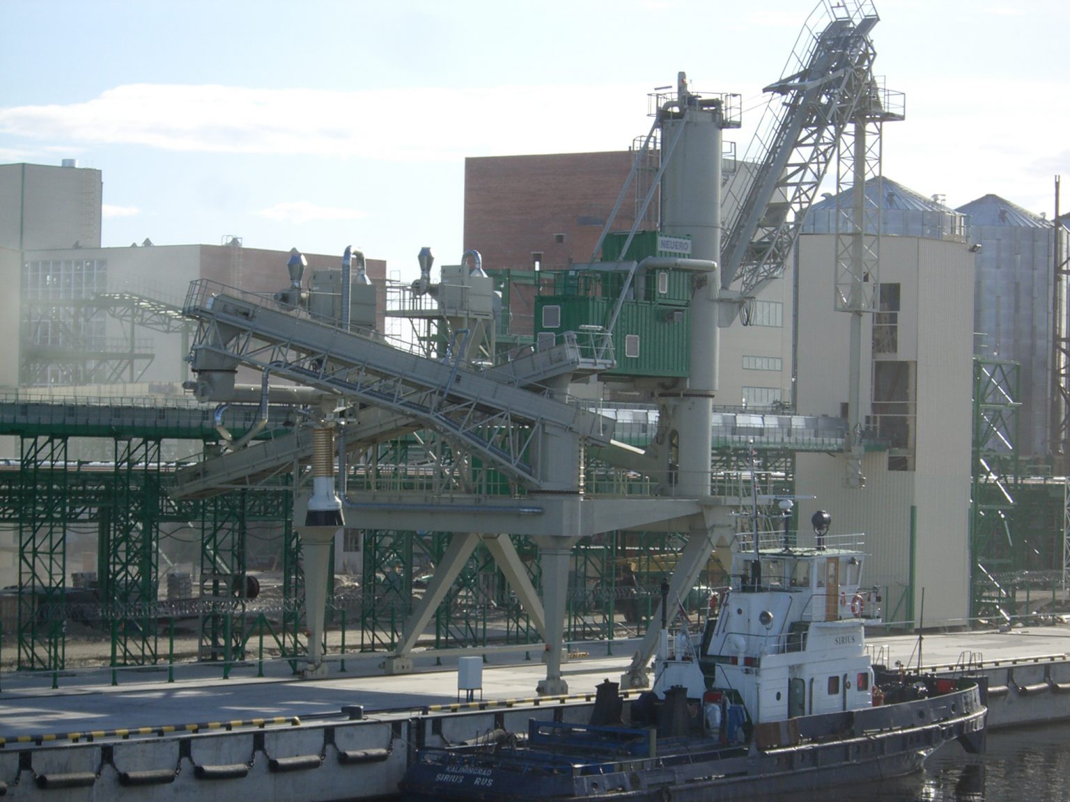 Combined Ship Loader and Unloader – NEUERO